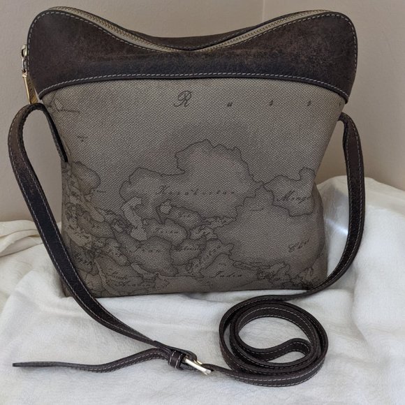 1^Classe Geo | Bags | Classe Geo Purse | Poshmark